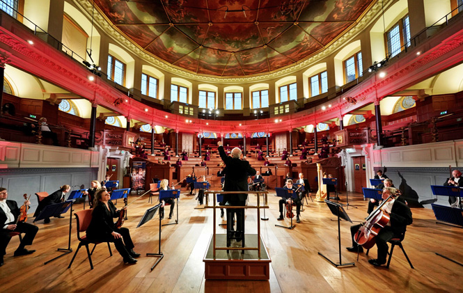 Orkester hylder-corona forskere med koncert | KLASSISK Magasinet om ...